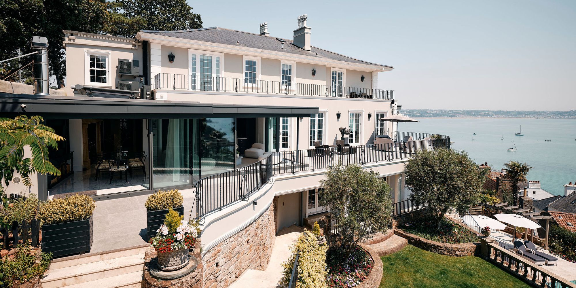 La Brecque | Broadlands