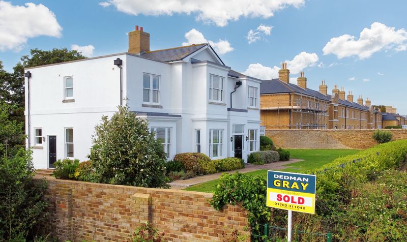 Stunning 5-bed detached house on former Shoebury Garrison. Luxury ...