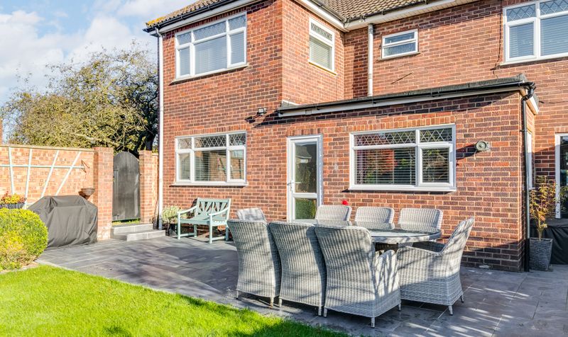 Cozens Road, Ware, SG12 - Elliot Heath