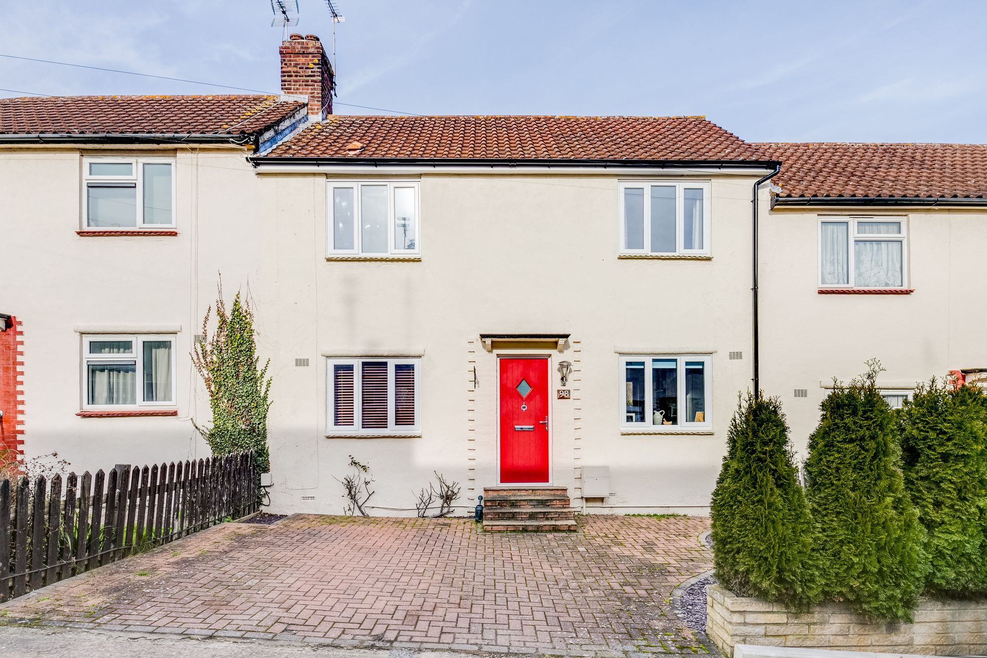 Canons Road, Ware, SG12 - Elliot Heath