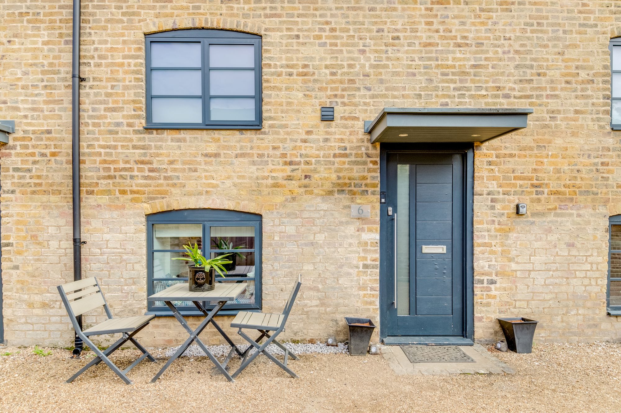 Malthouse Mews, Ware, SG12 9FA - Elliot Heath